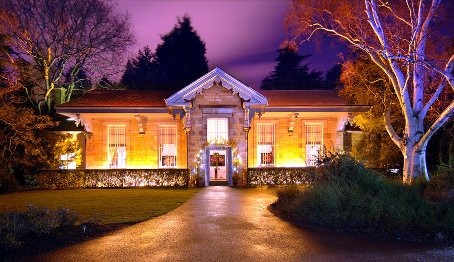 Royal Botanic Garden Caledonian Hall overlooking Water Feature - Royal ...